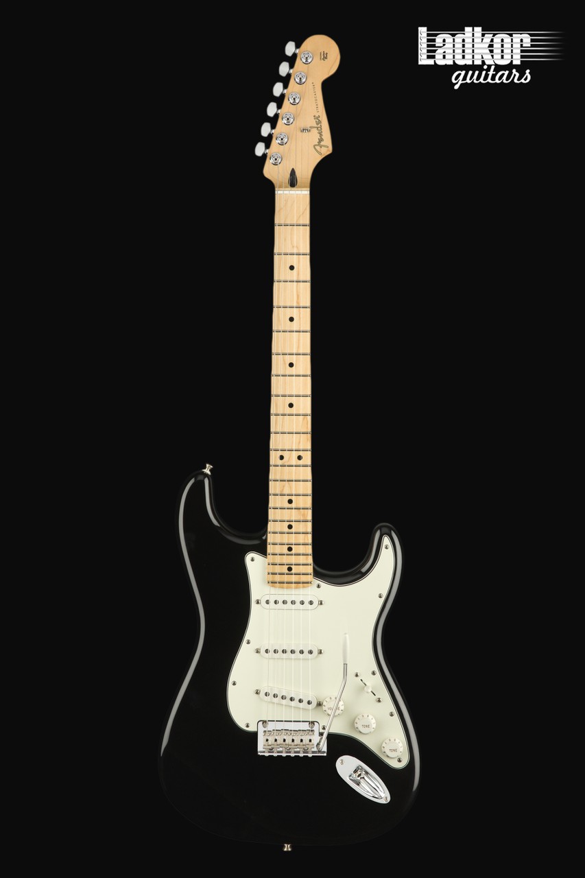 Fender Player Stratocaster Black Maple NEW